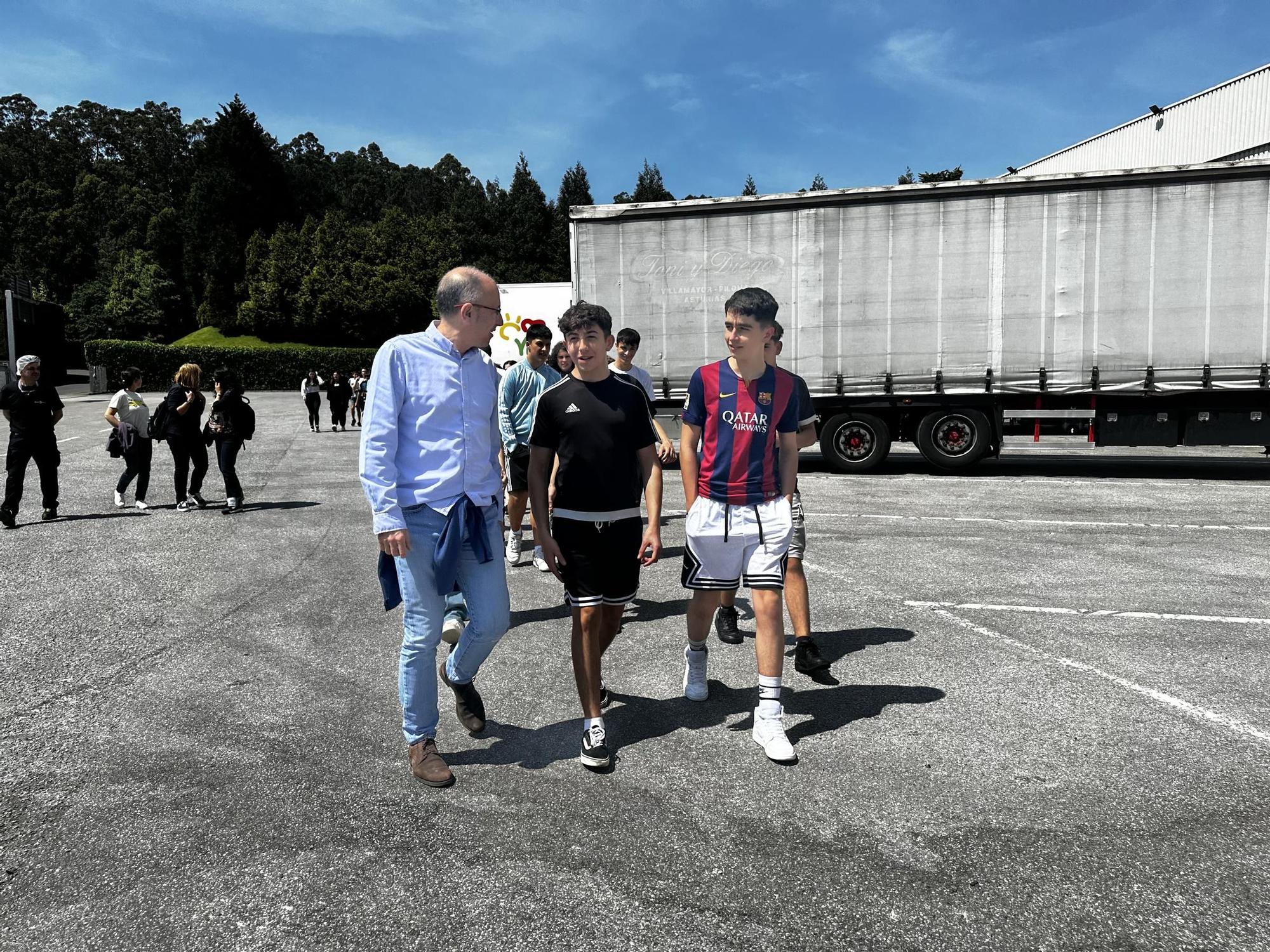 En el corazón de Reny Picot: un grupo de estudiantes de Vegadeo visita ...