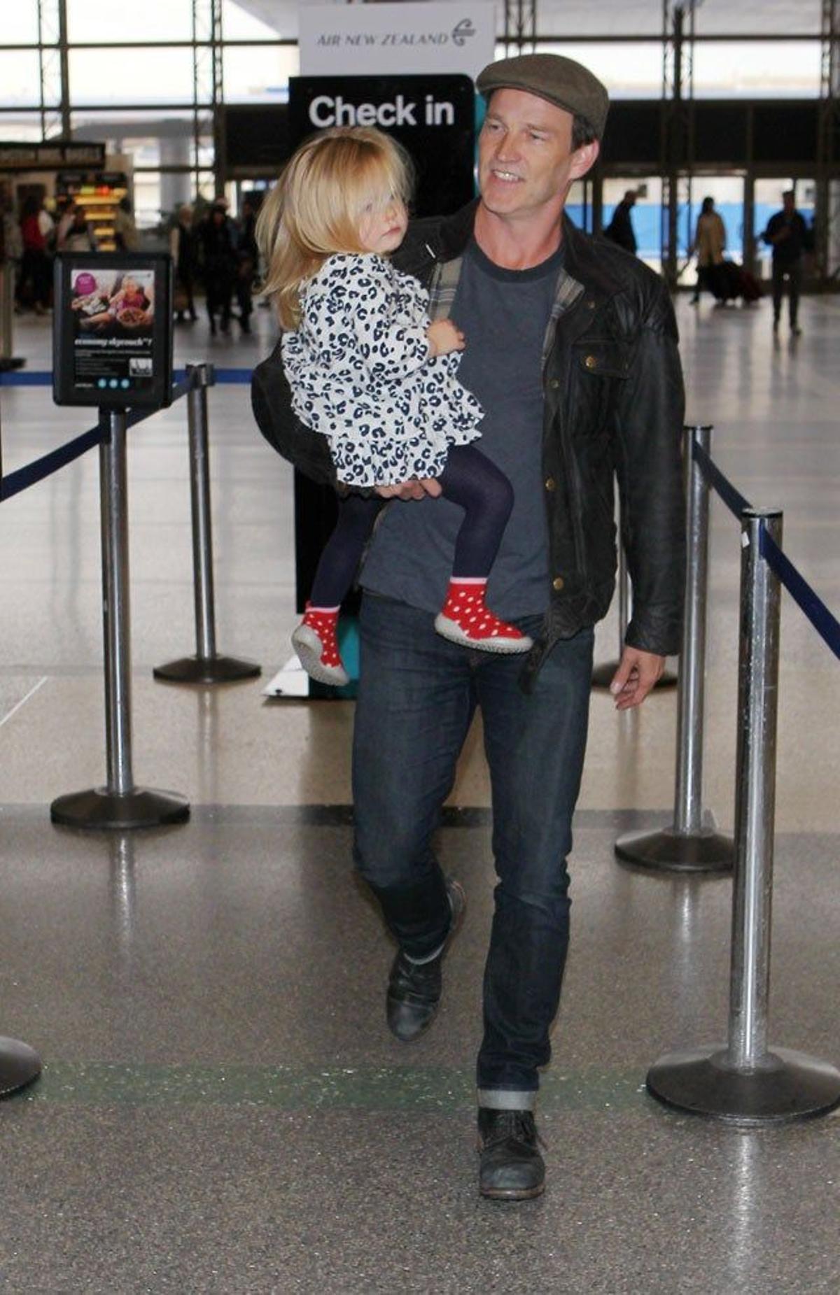 Anna Paquin y Stephen Moyer empiezan sus vacaciones navideñas en ...