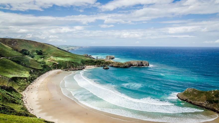 La aldea asturiana de Niembru: cuando las mareas juegan con la belleza ...