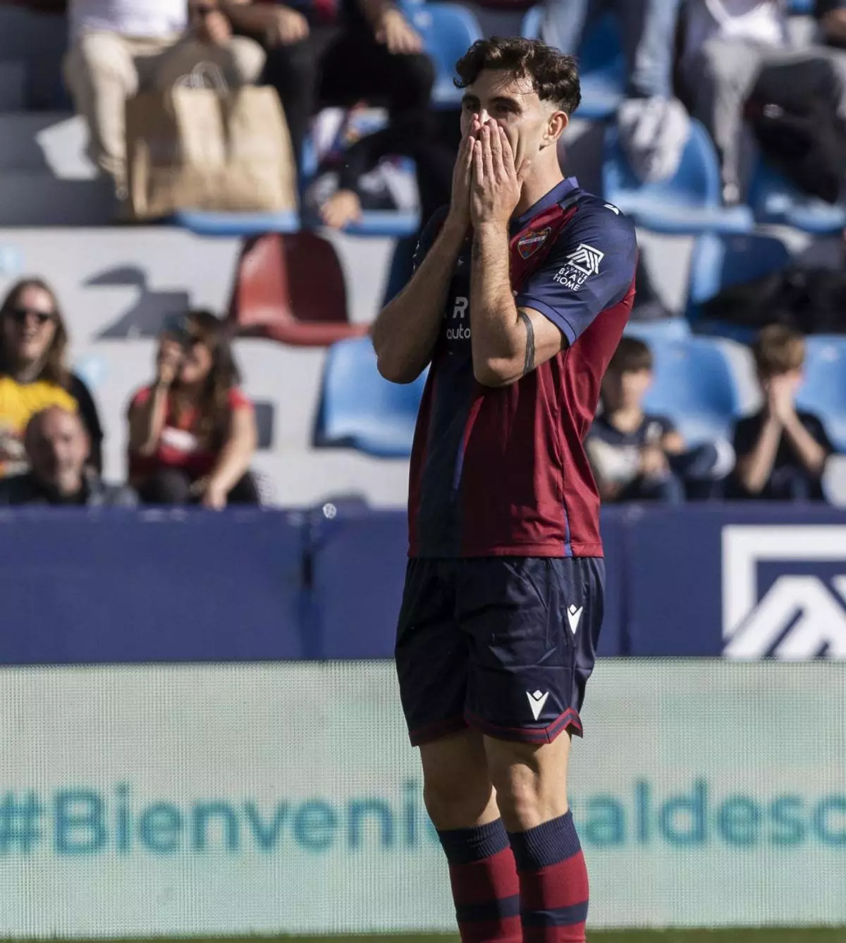 El delantero Álex Forés vuelve al Levante nueve años después