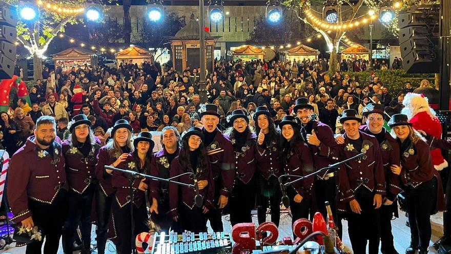 Santa Band: los carnavaleros toman la Navidad de Badajoz