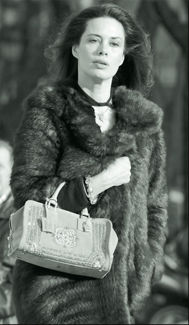 Loewe y Dolce & Gabbana - Woman