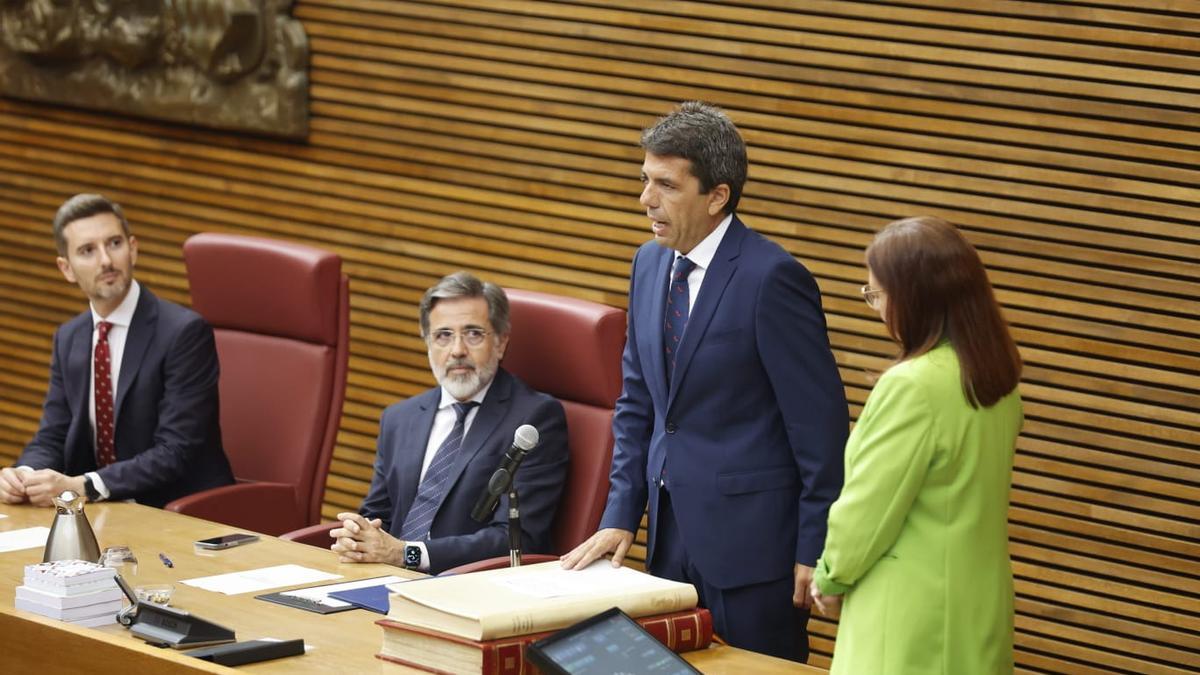 Mazón reivindica el "avance del autogobierno" en su discurso de investidura