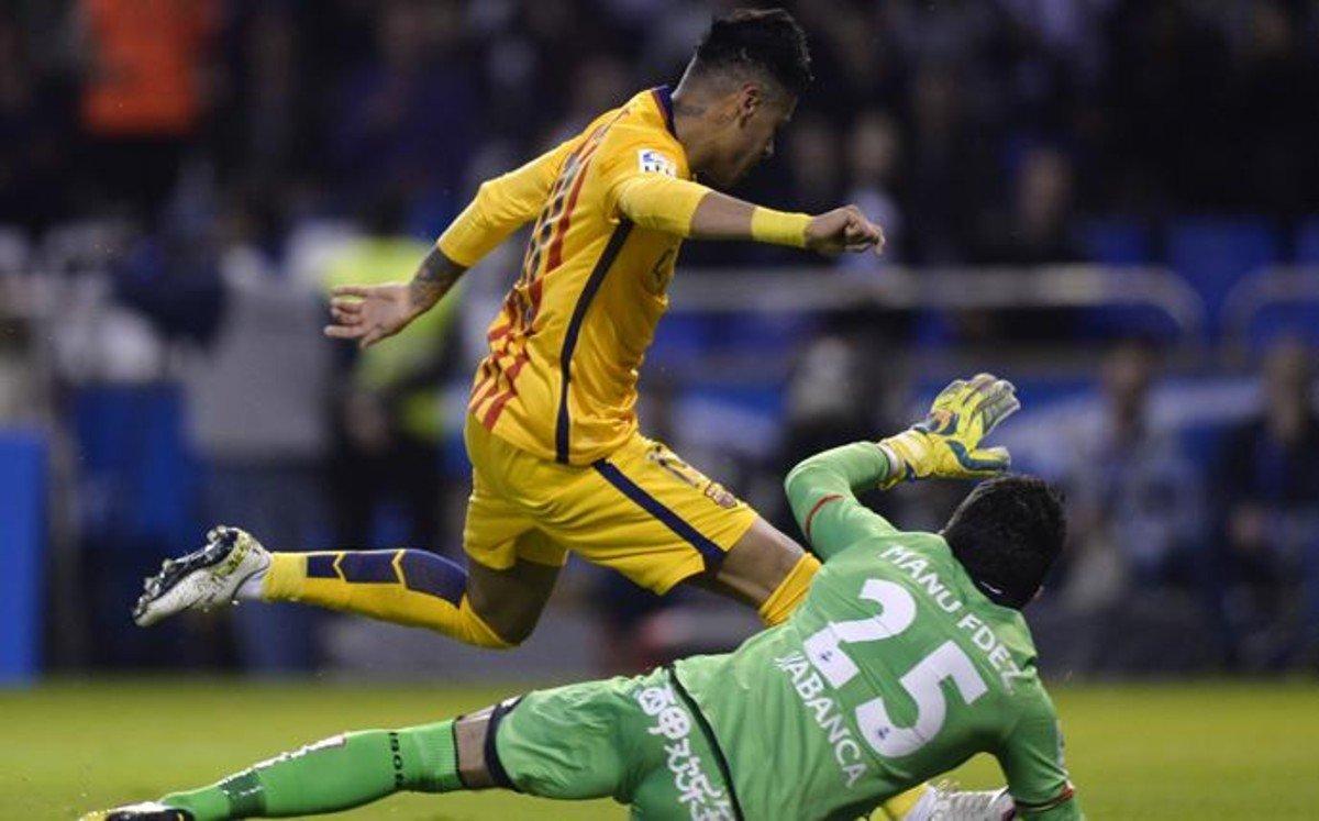 Manu Fernández, un portero gafado bajo los palos del Deportivo