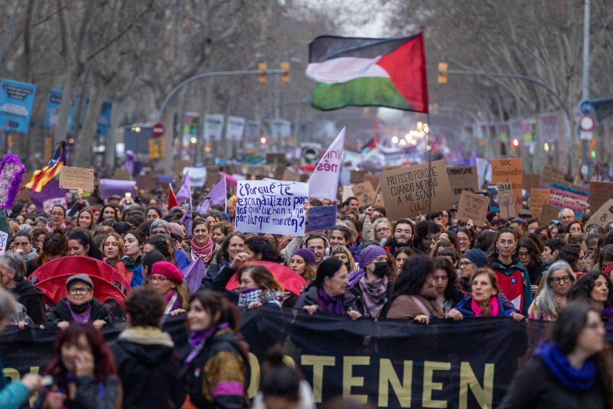 Protesta multitudinaria: miles de personas se movilizan en el 8M de ...