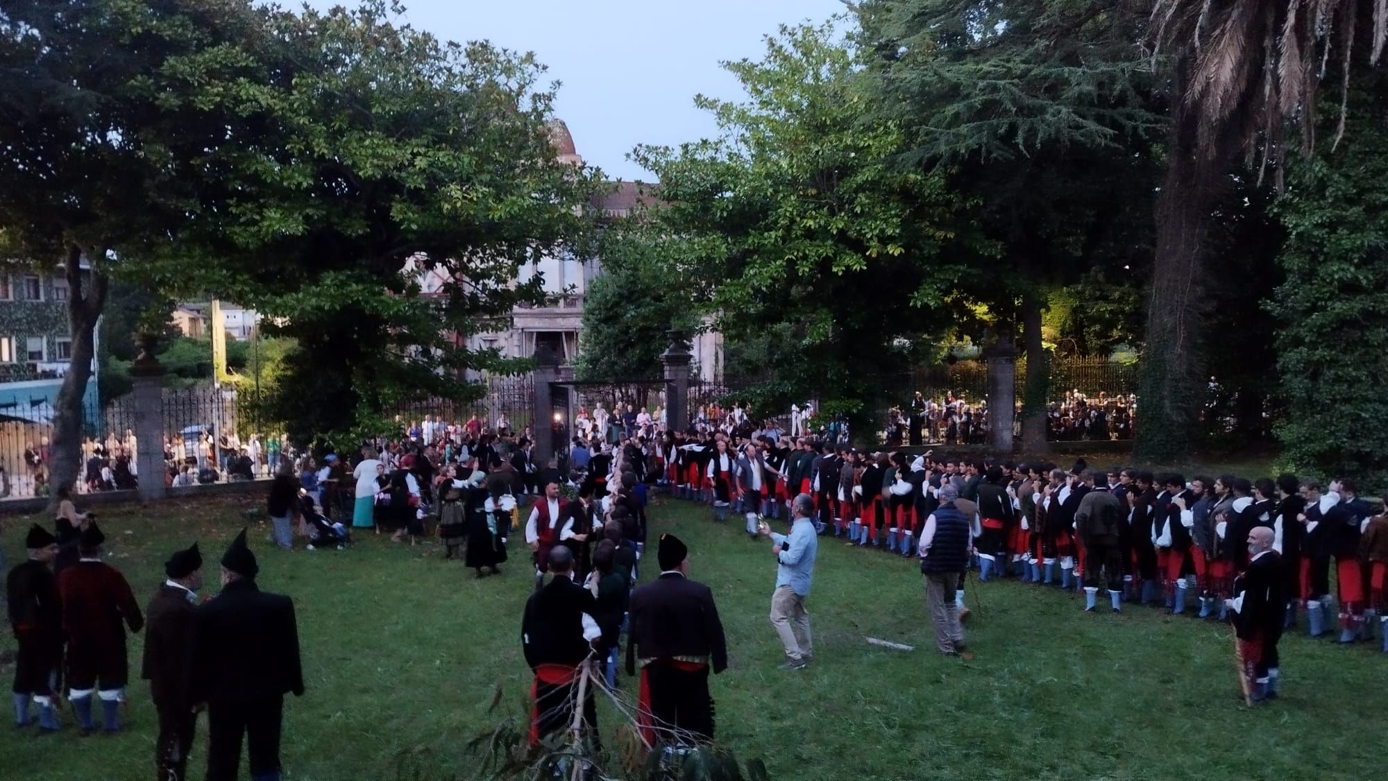 En imágenes: el bando de La Magdalena celebró su espectacular desfile y ...