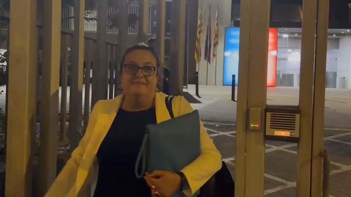 La vicepresidenta del FC Barcelona, Elena Fort, tras la sesión ...
