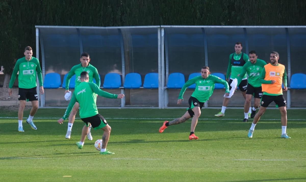 Collado se une a la larga lista de bajas del Elche