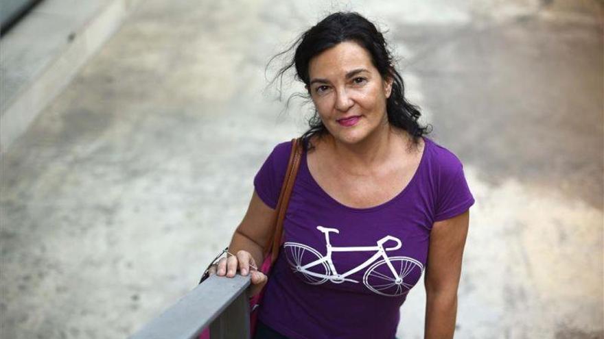 Carmen Serrano: «En los medios, perpetuamos estereotipos machistas»