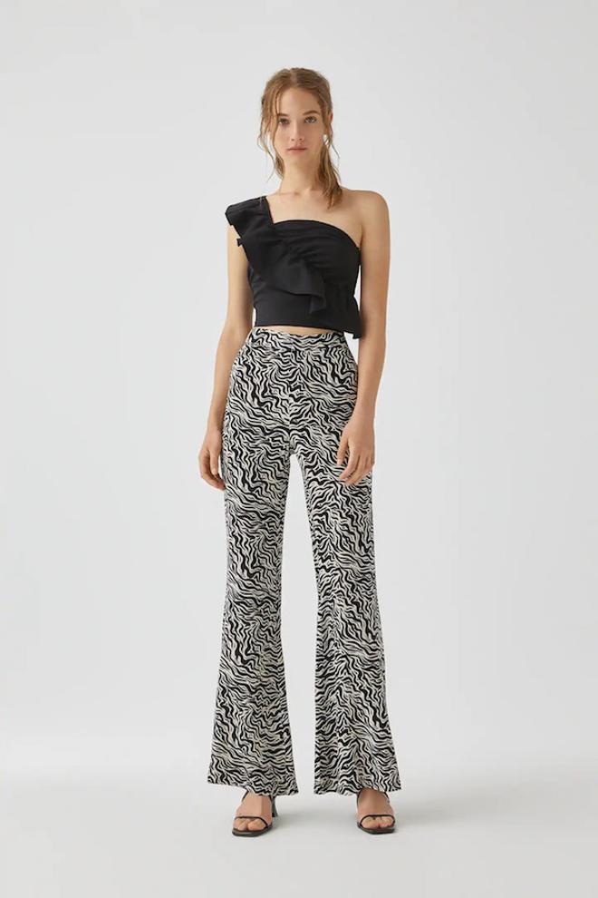 Tops asimétricos que son tendencia este verano - Woman
