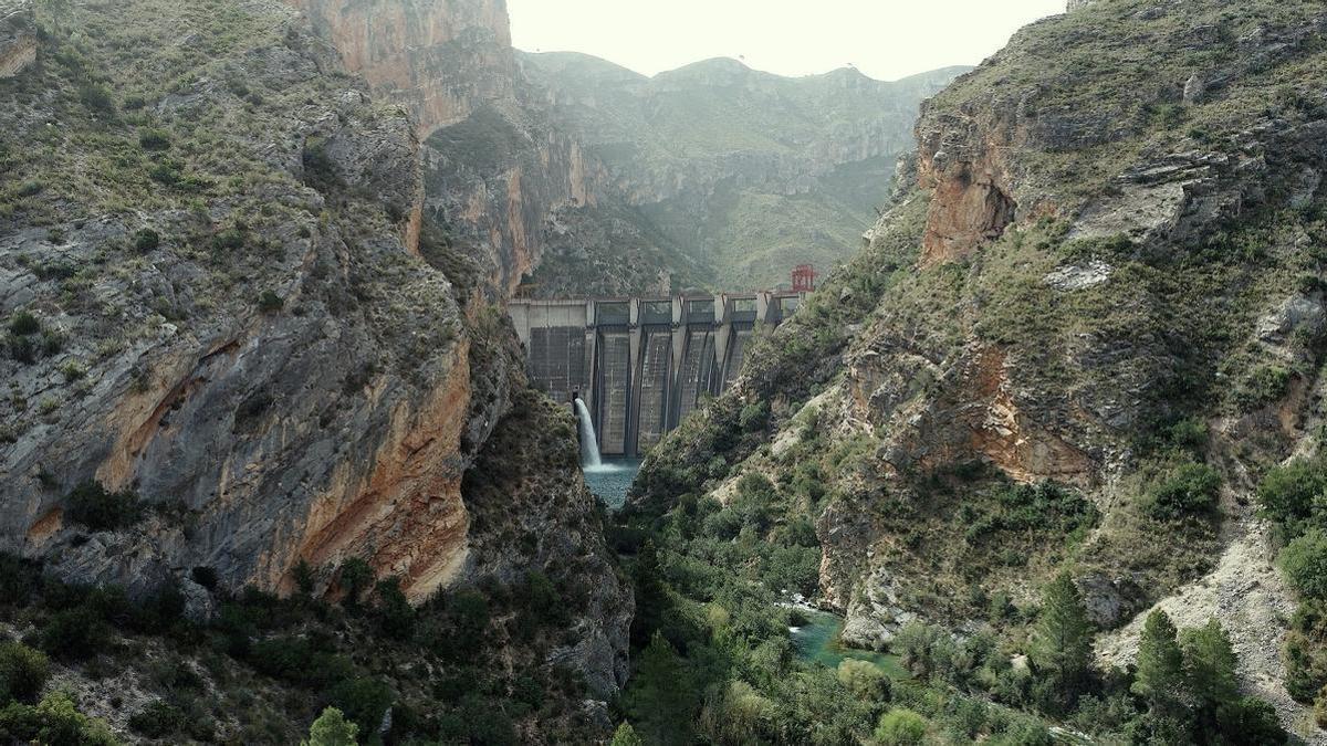 El embalse del Naranjero: Presa en el cañón del Júcar