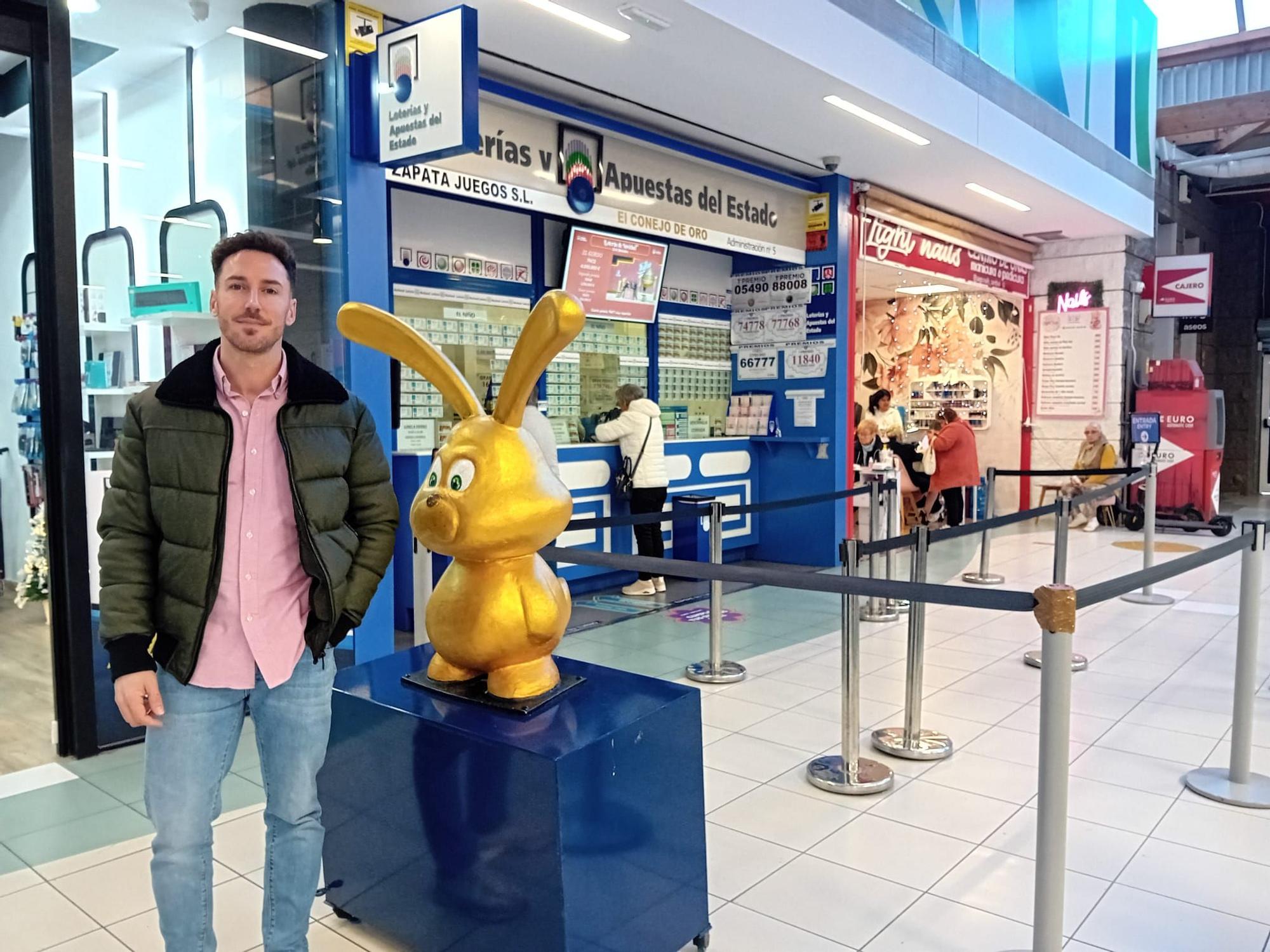 "El Conejo de Oro" de Torrevieja y su idilio con la Lotería de Navidad