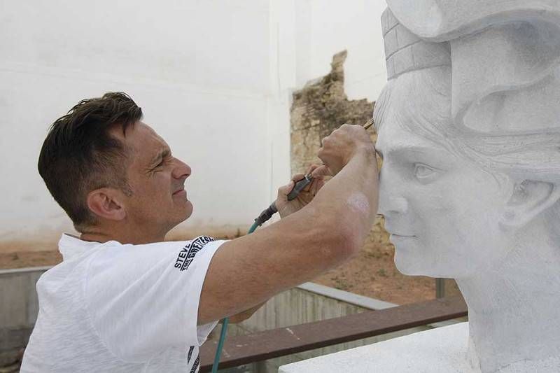 La nueva estatua de Claudio Marcelo - Diario Córdoba