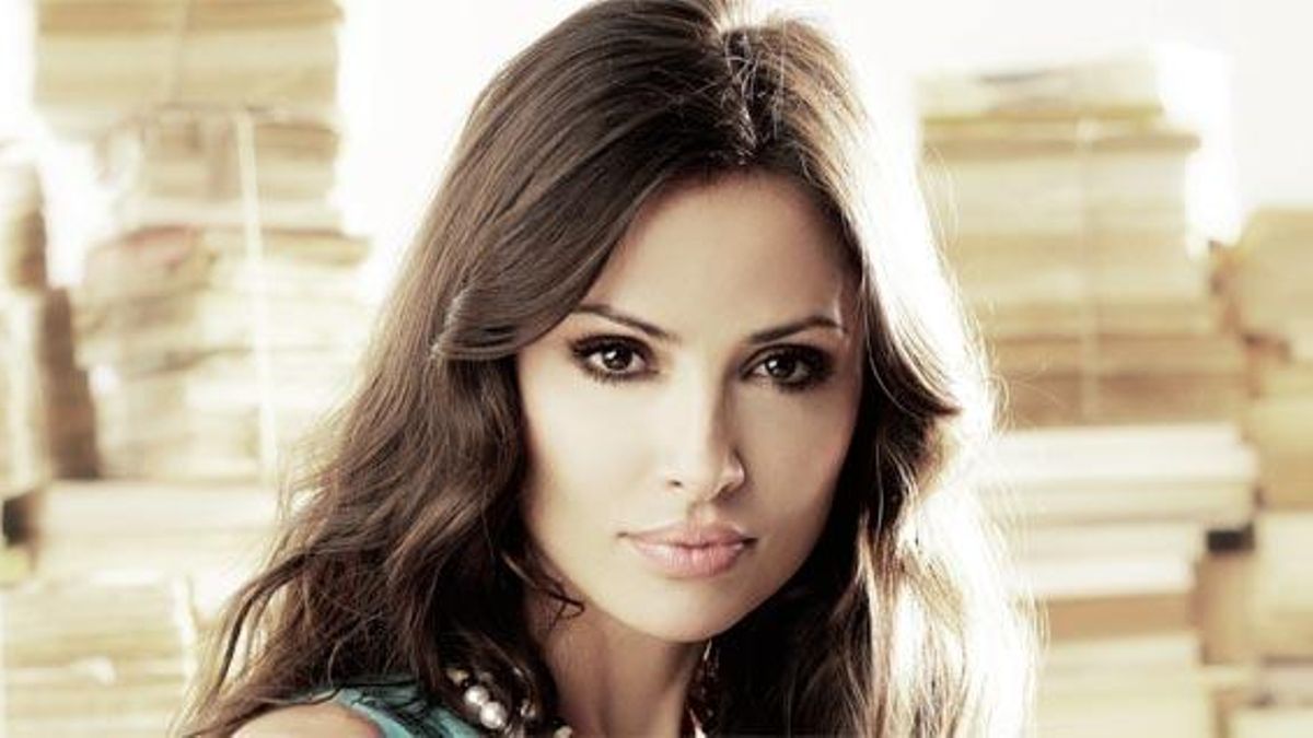 Almudena Fernández Woman