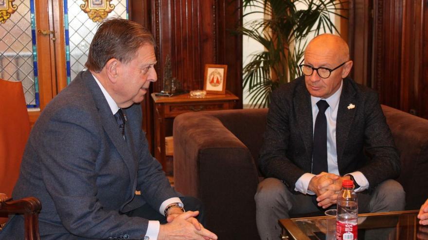 Canteli recibe al embajador de la República Checa, Libor Checka