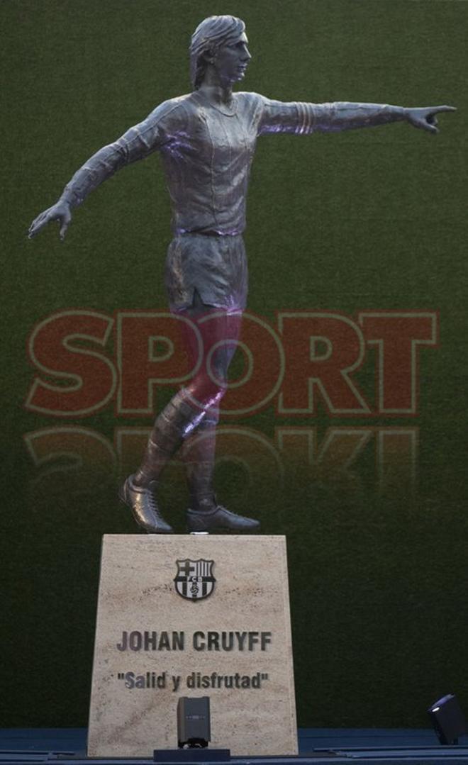 Fotos | Inauguración de la estatua dedicada a Johan Cruyff