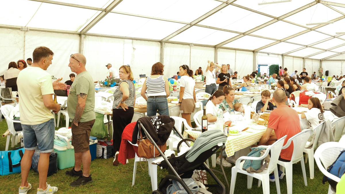 El Club Natación Santa Olaya se hermana por sus fiestas