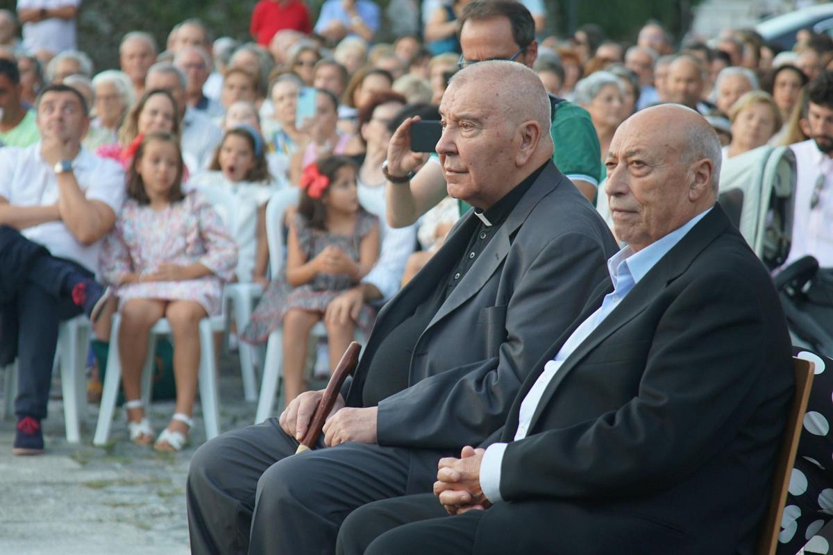 Sar se vuelca en el homenaje a su párroco: “Gracias por todo el cariño ...