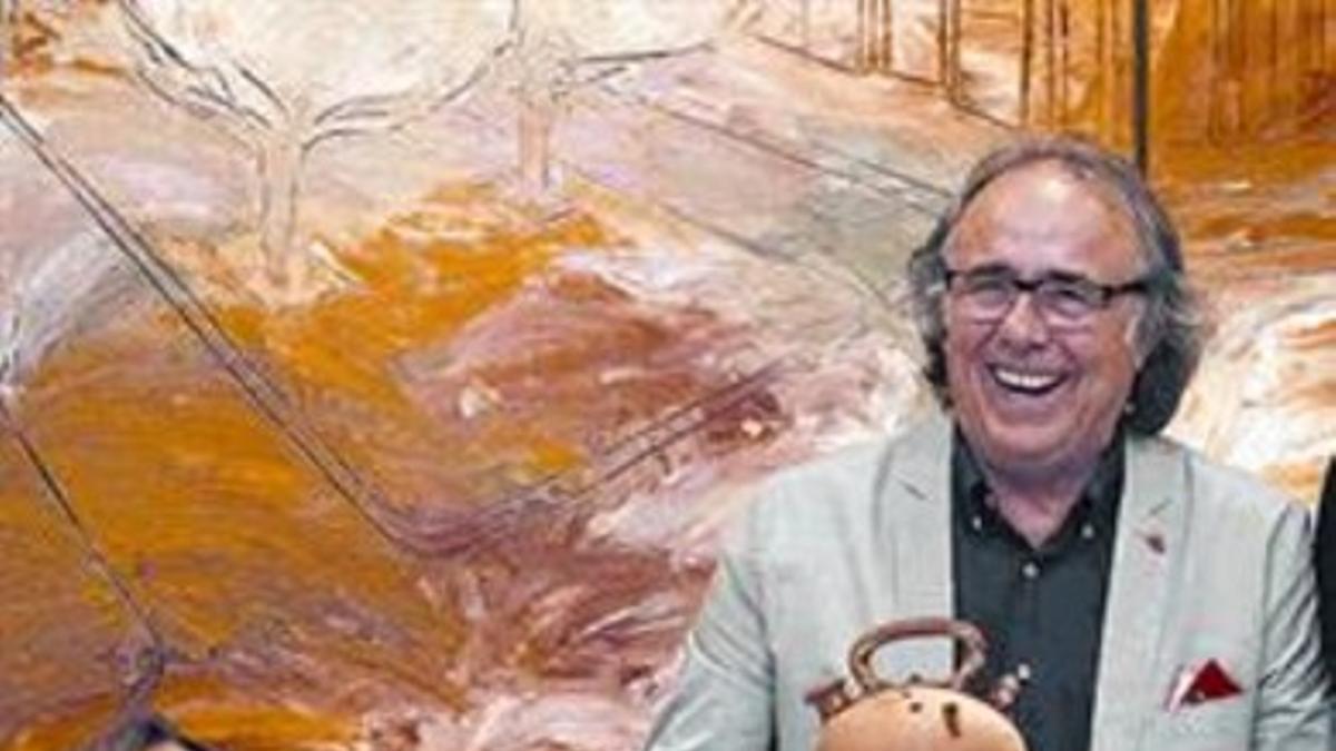 Joan Manuel Serrat recibe el premio Christa Leem