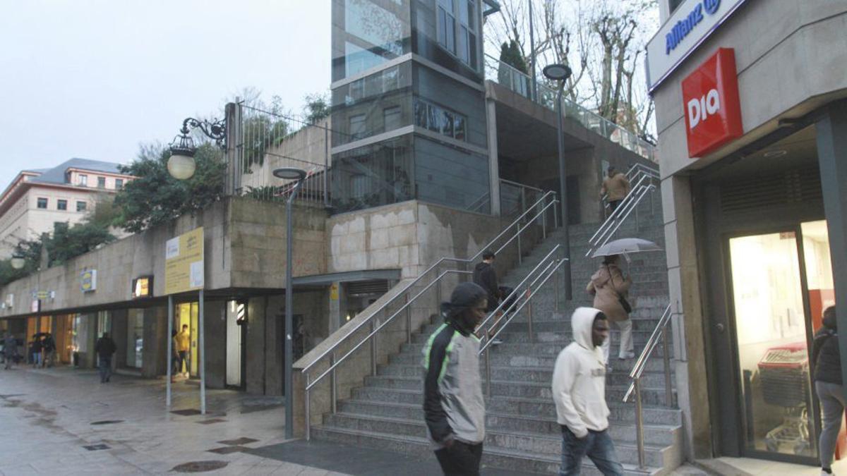 El ascensor que unirá A Ponte y O Vinteún, para salvar 8 metros de ...