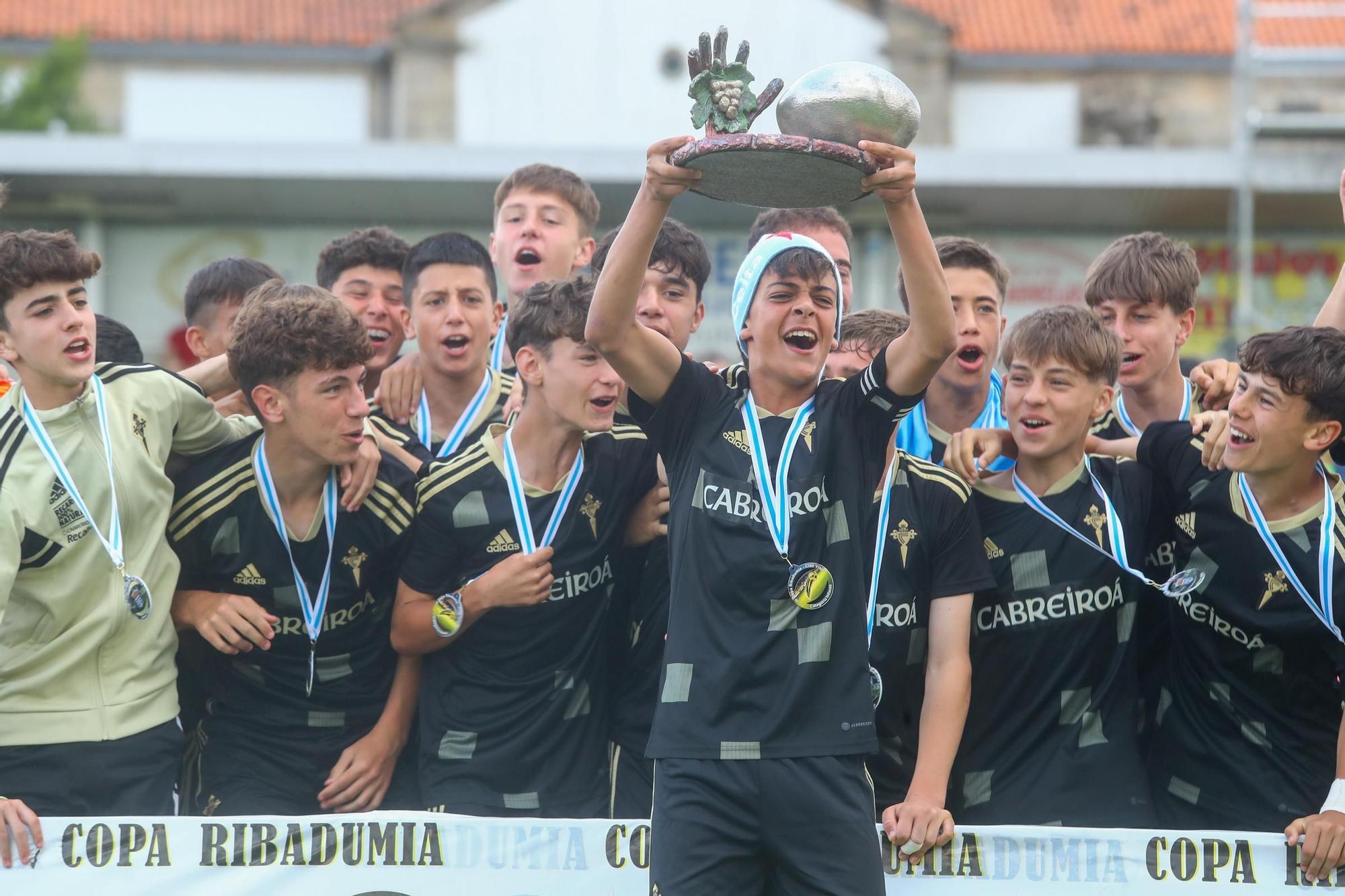 Las mejores imágenes de la final de la Copa Ribadumia entre el Celta y ...