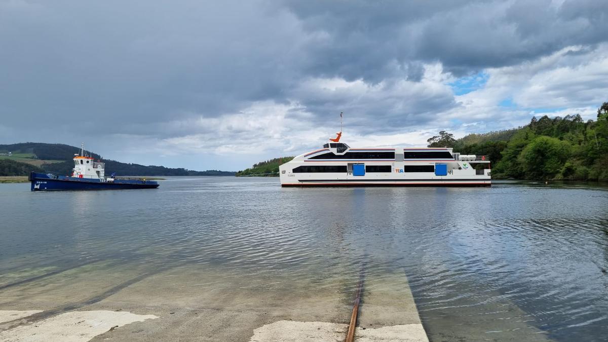 Gondán bota el tercero de los diez ferries de Portugal