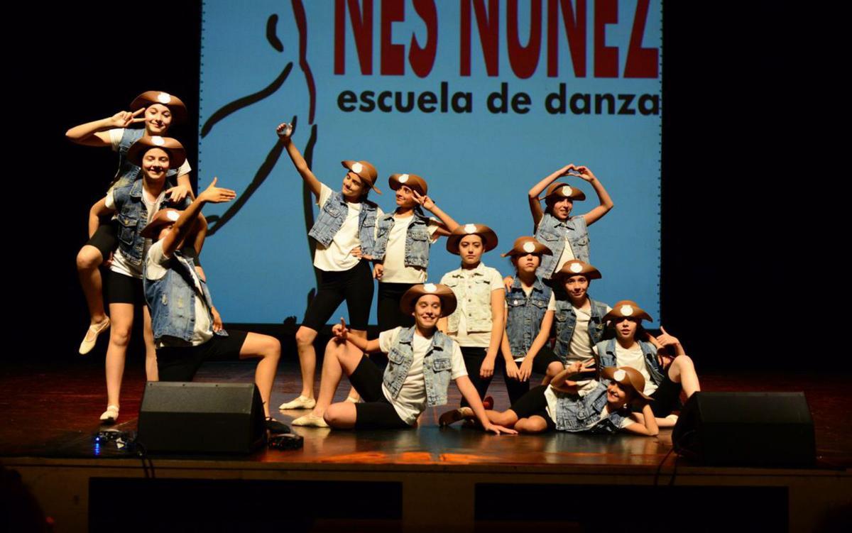 FESTIVAL LUPUS EN CANGAS: El baile agarrado de Aurora Prieto y Loli Hermelo