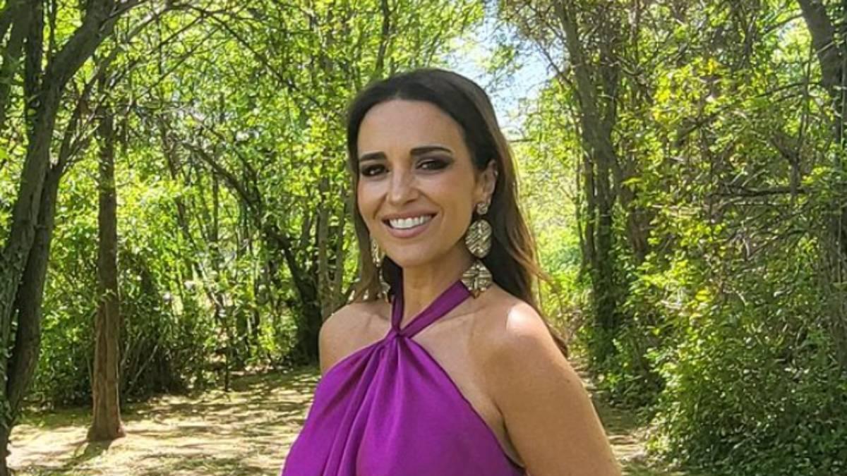 Paula Echevarría nos enseña a llevar el color morado en una boda con ...