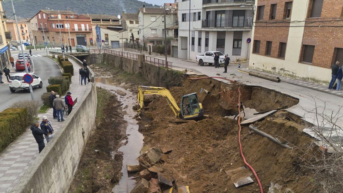 Anglès (Girona) se queda sin agua potable a causa de un hundimiento de ...