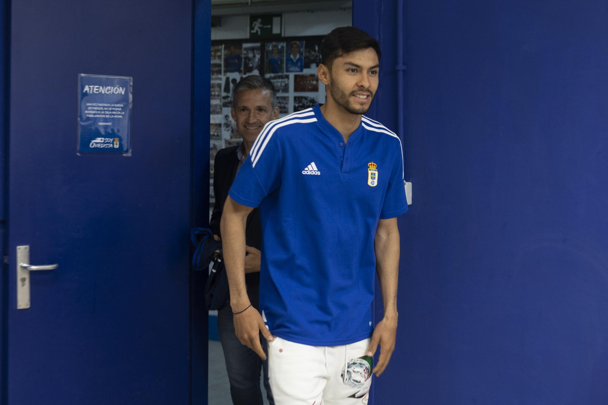 En imágenes: Así ha sido la presentación de Alonso Aceves con el Oviedo ...