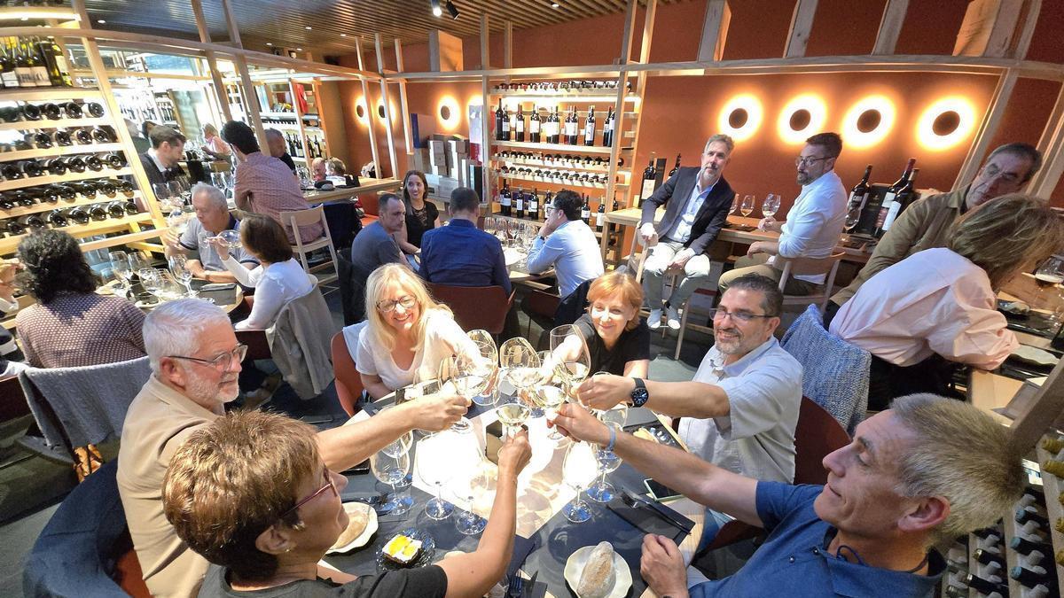 La Vinoteca Topos de Vigo celebra una exclusiva cata con maridaje de ...