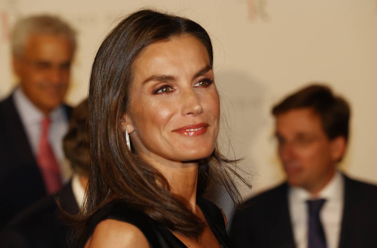 REINA LETIZIA SANDALIAS AQUAZZURA | Las nuevas sandalias de confianza de la reina Letizia para ...