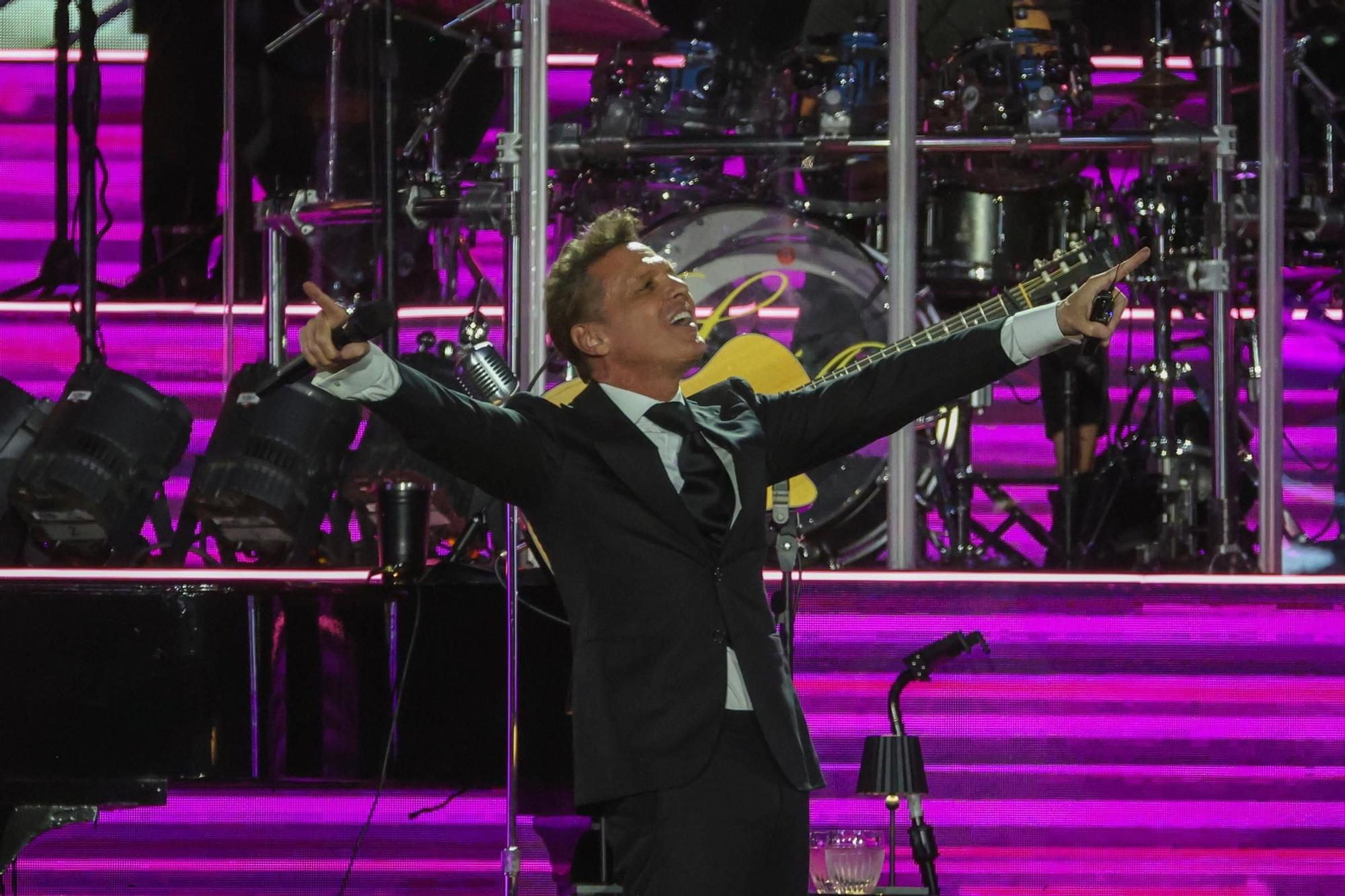 CONCIERTO LUIS MIGUEL AYER | Luis Miguel arrasa en Madrid por partida ...