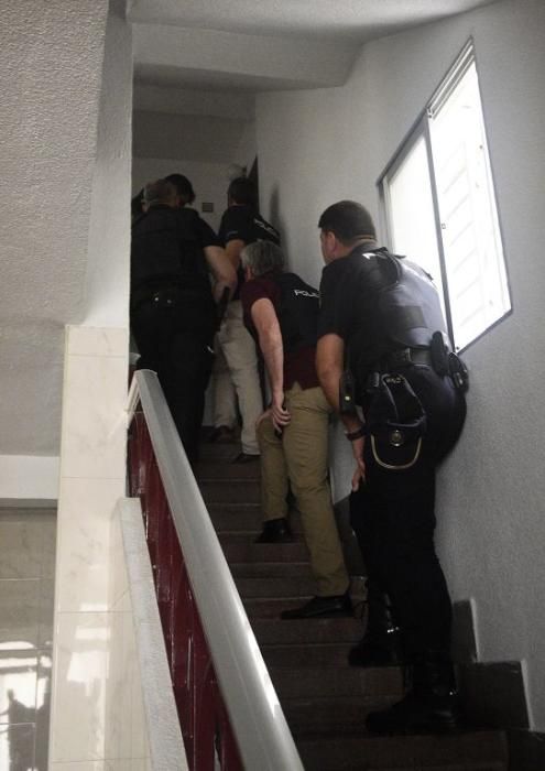 Se Atrinchera Con Su Novia Y Quince Armas De Fuego En Su Casa De Murcia