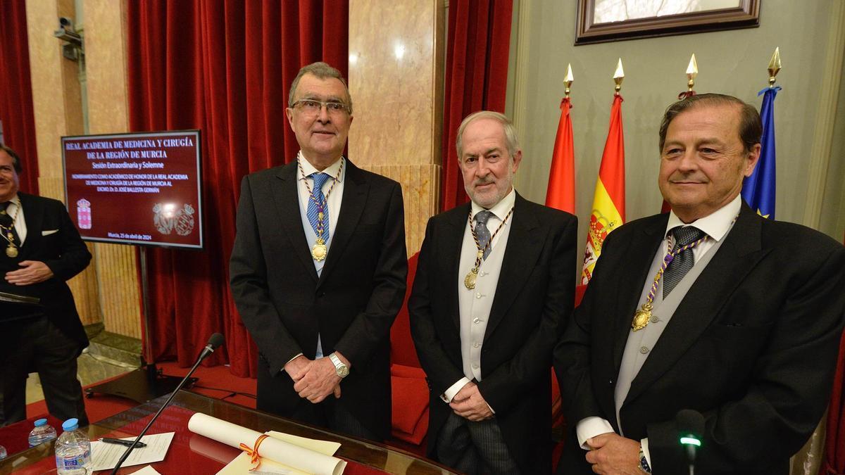 Muere el alcalde de Murcia | José Ballesta, un rector de bata blanca en ...