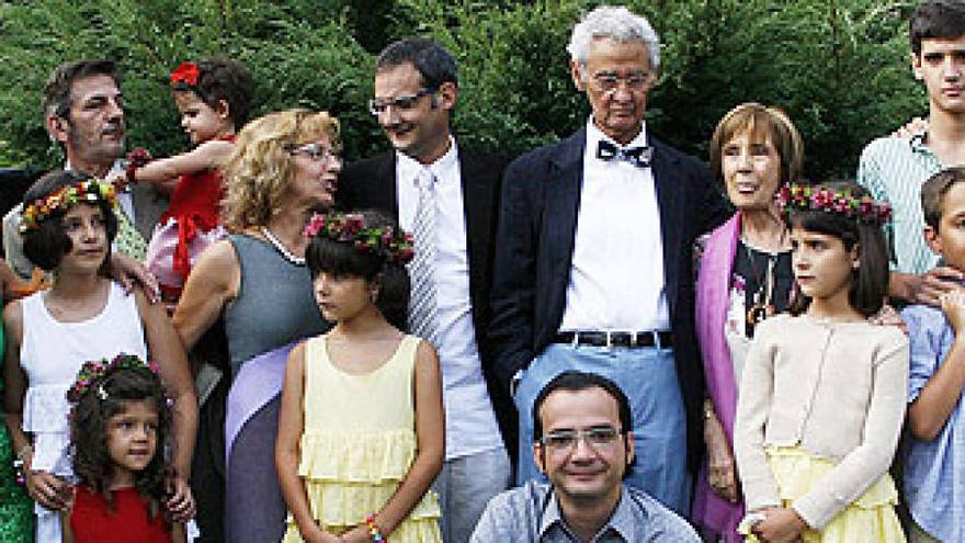 Fiesta sorpresa de cumpleaños al pintor Felipe Criado