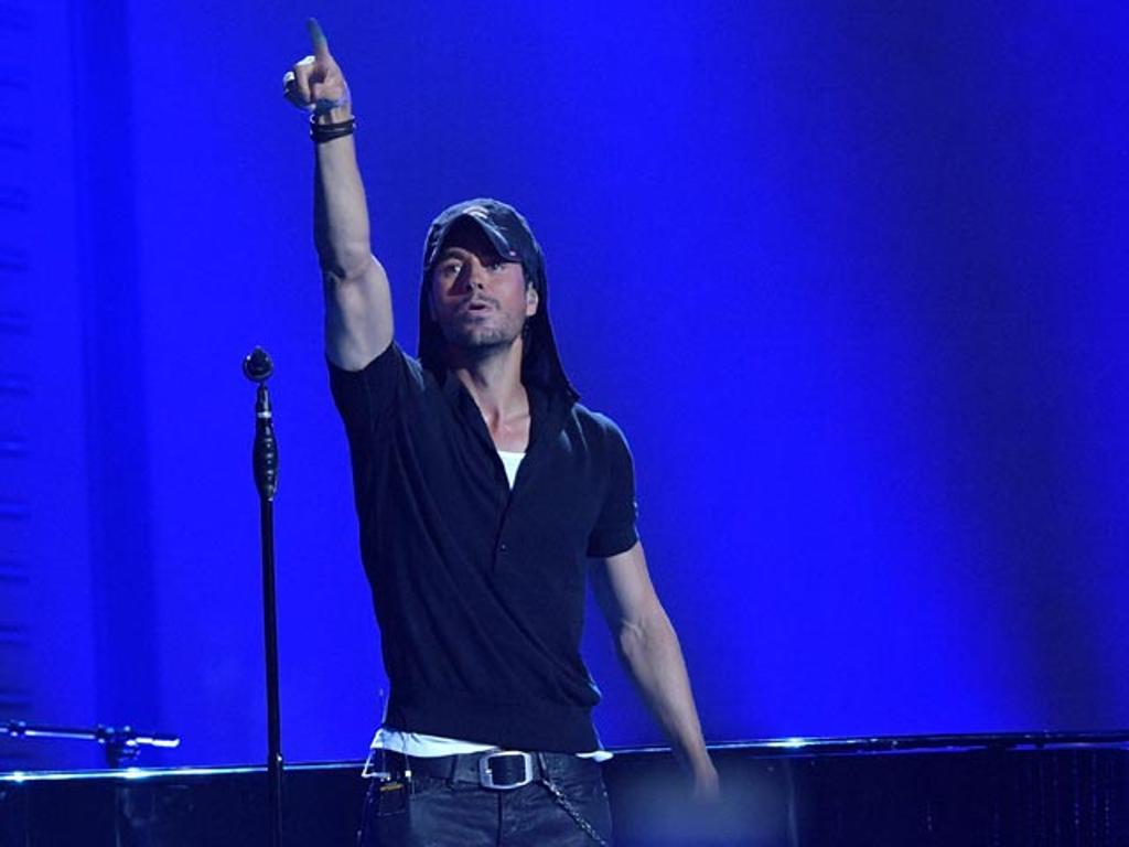 Enrique Iglesias lanza Duele El Corazón' en inglés - Cuore