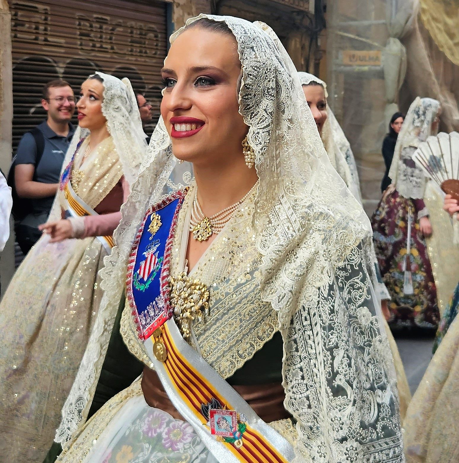 Laura Mengó, la corte y las fallas "SXM" arropan a Sant Bult en su día ...