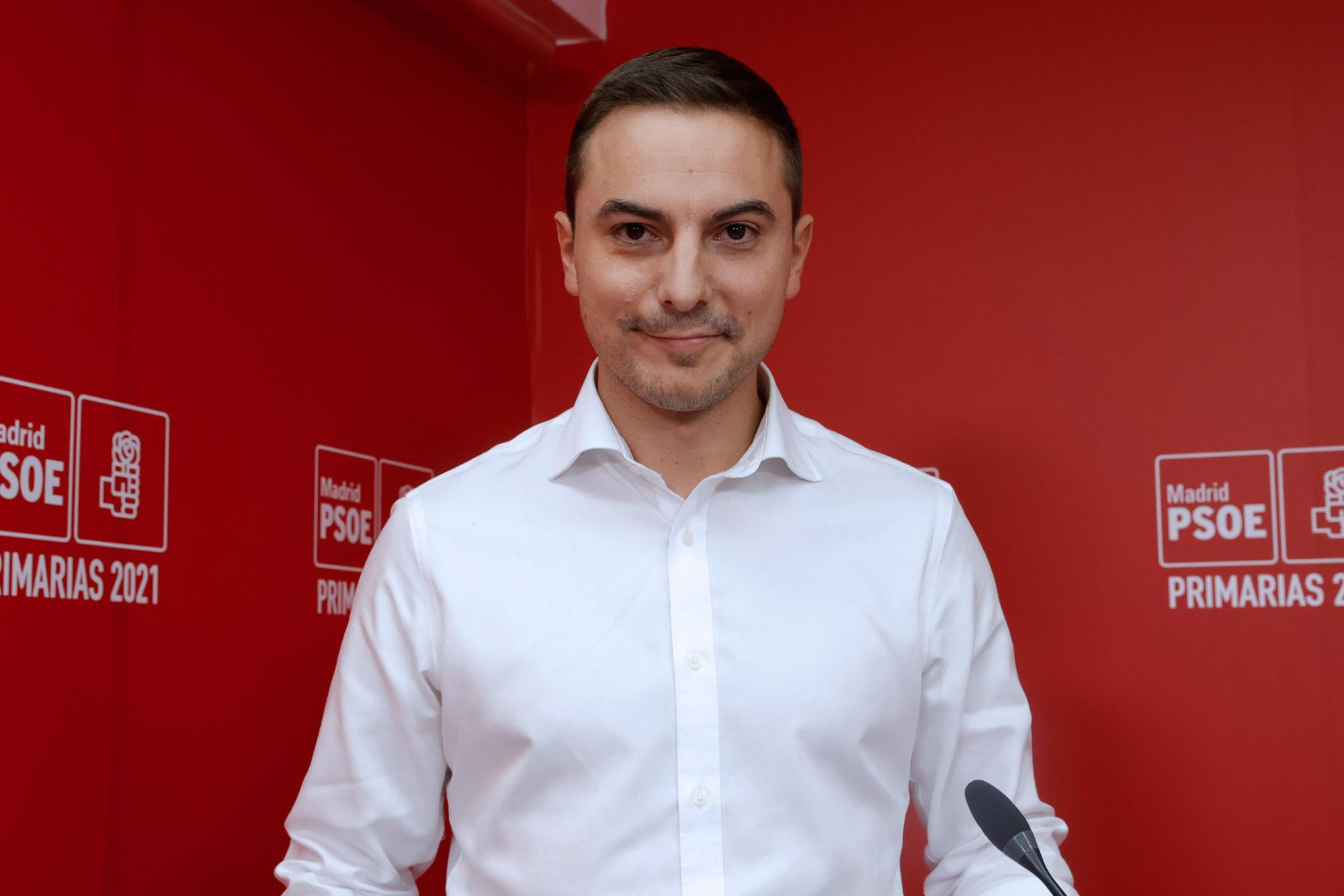 Lobato se estrena con la oferta de un pacto a Ayuso que nace muerto