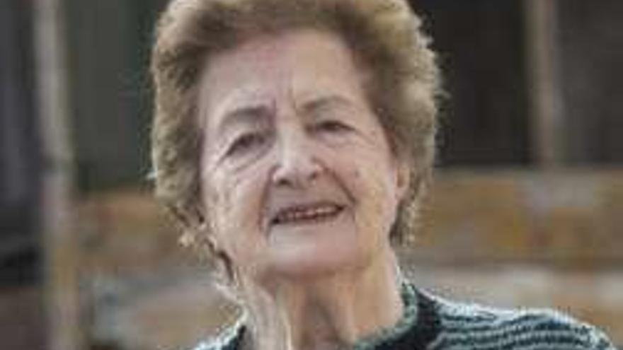 Fallece Fredes León, popular vecina de Serín y madre de Jorge Fernández ...
