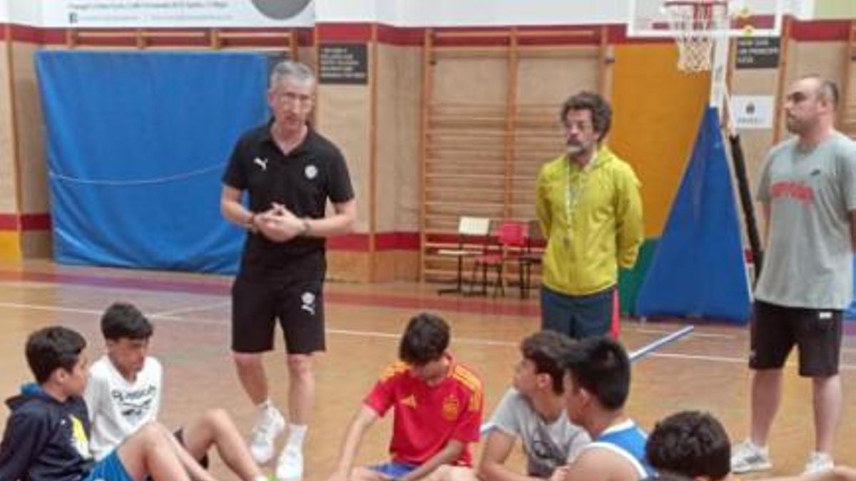 OBRADOIRO | El campus de Peleteiro disfruta de Moncho Fernández y Pablo ...