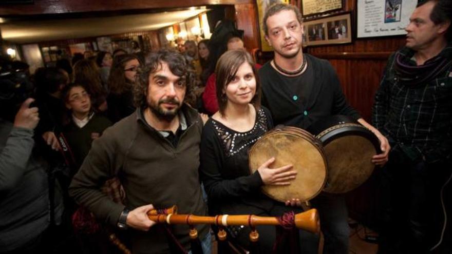 El grupo «Tejedor» ofrece en Avilés un anticipo del espectáculo que ...