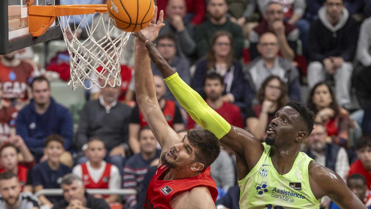 El Barça sella una victoria ‘in extremis’ ante un combativo UCAM Murcia ...