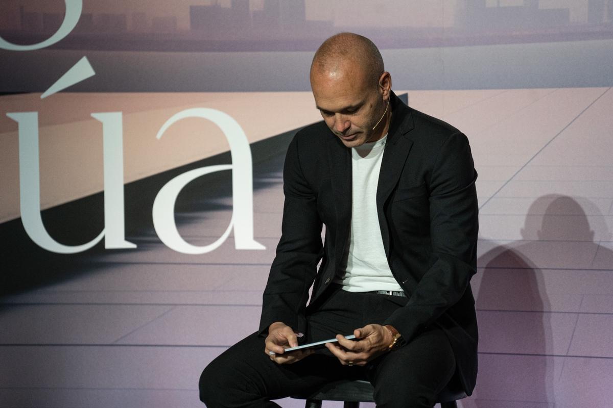 Andrés Iniesta se despide del fútbol en Barcelona | FOTOS