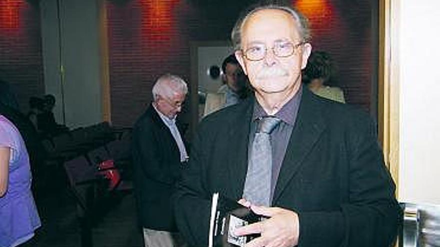 El madrileño Ángel Poli Carbajosa se alza con el premio «Cálamo» de ...