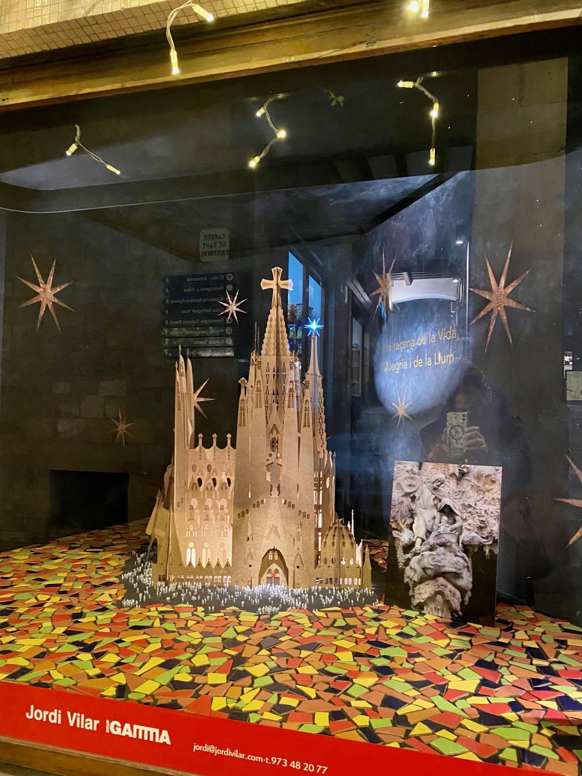 Creativitat als aparadors: Solsona premia un trencanous i un homenatge ...