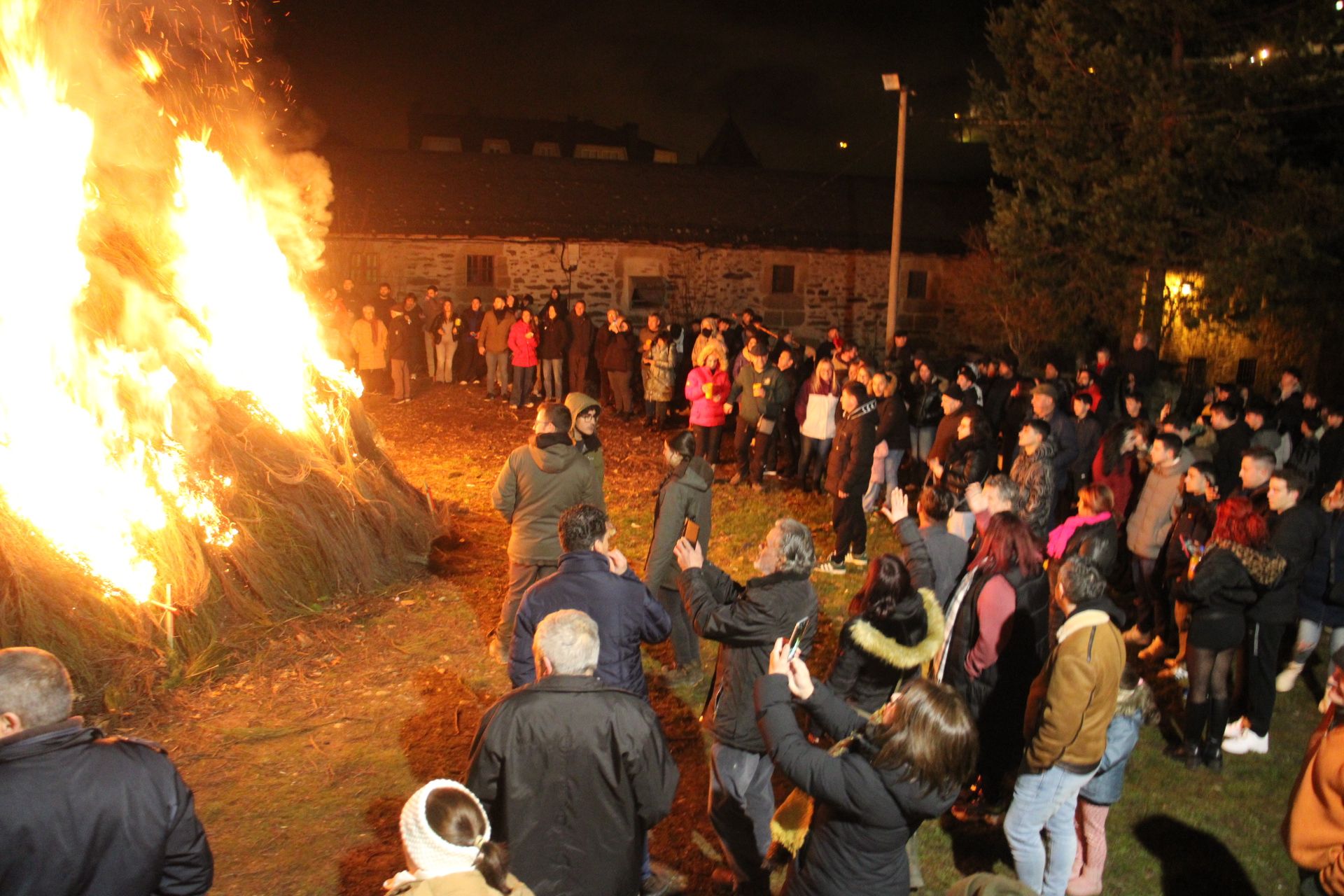 Puebla de Sanabria festeja el arranque de Las Candelas