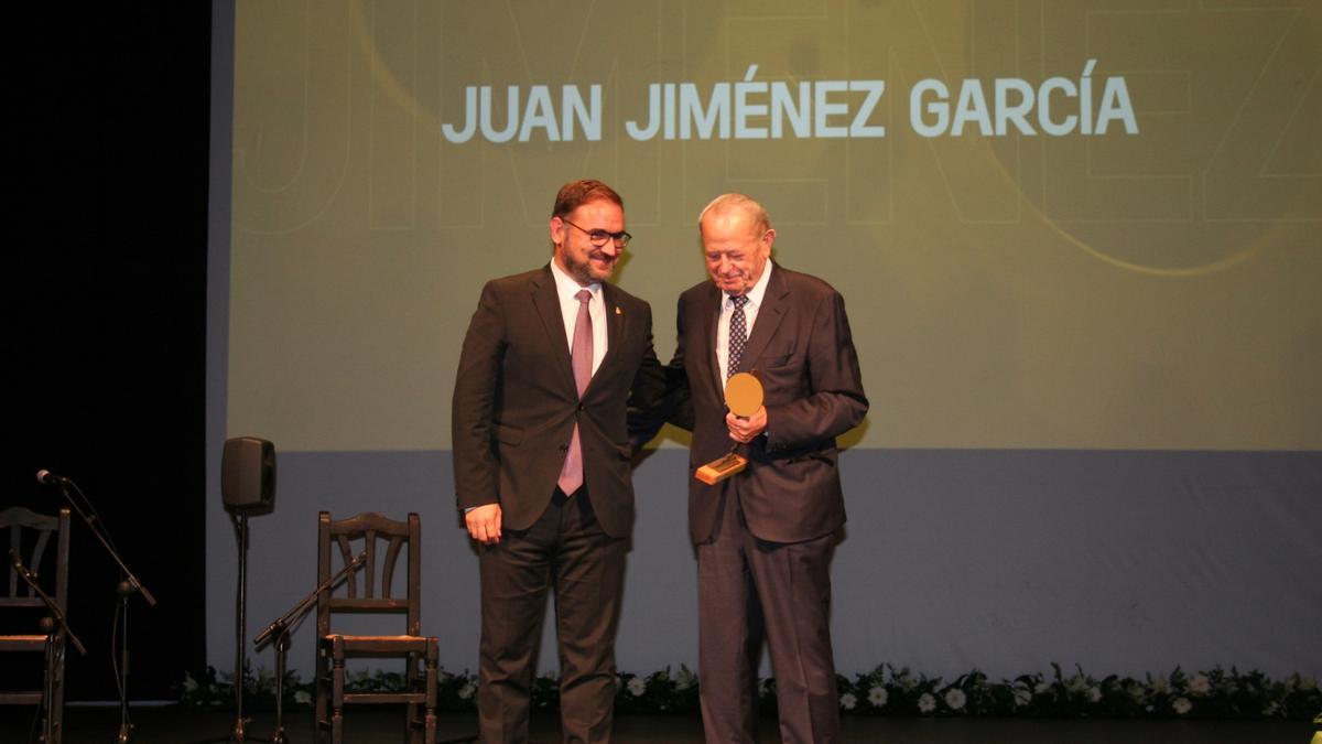 Juan Jiménez García recogía el Sepor 22 de Lorca a ‘Toda una vida’ - La Opinión de Murcia