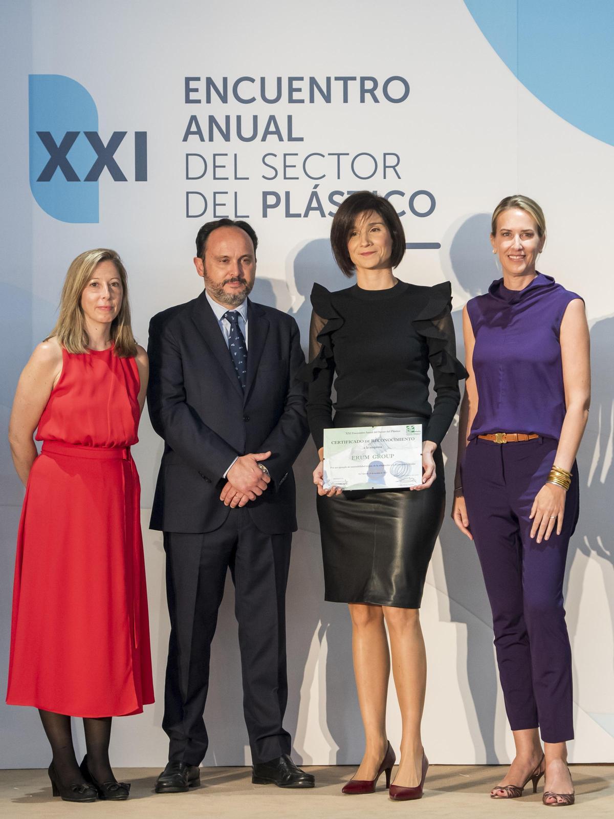 El sector del plástico homenajea la trayectoria de Juan Manuel Erum