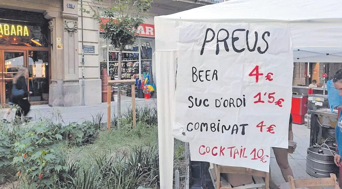 Noves trampes per a turistes: 'beer', a 4 euros; suc d'ordi, a 1,5 euros